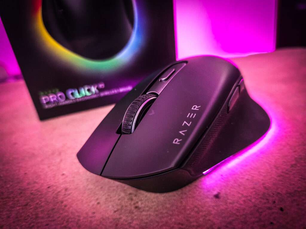 Razer Pro Click V2 Wireless Ergonomic Mouse (Hardware) - Review | MKAU ...